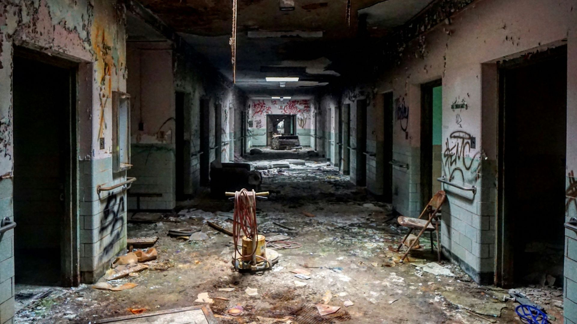 20 Abandoned Asylums with Dark Histories That Will Give You the Creeps ...