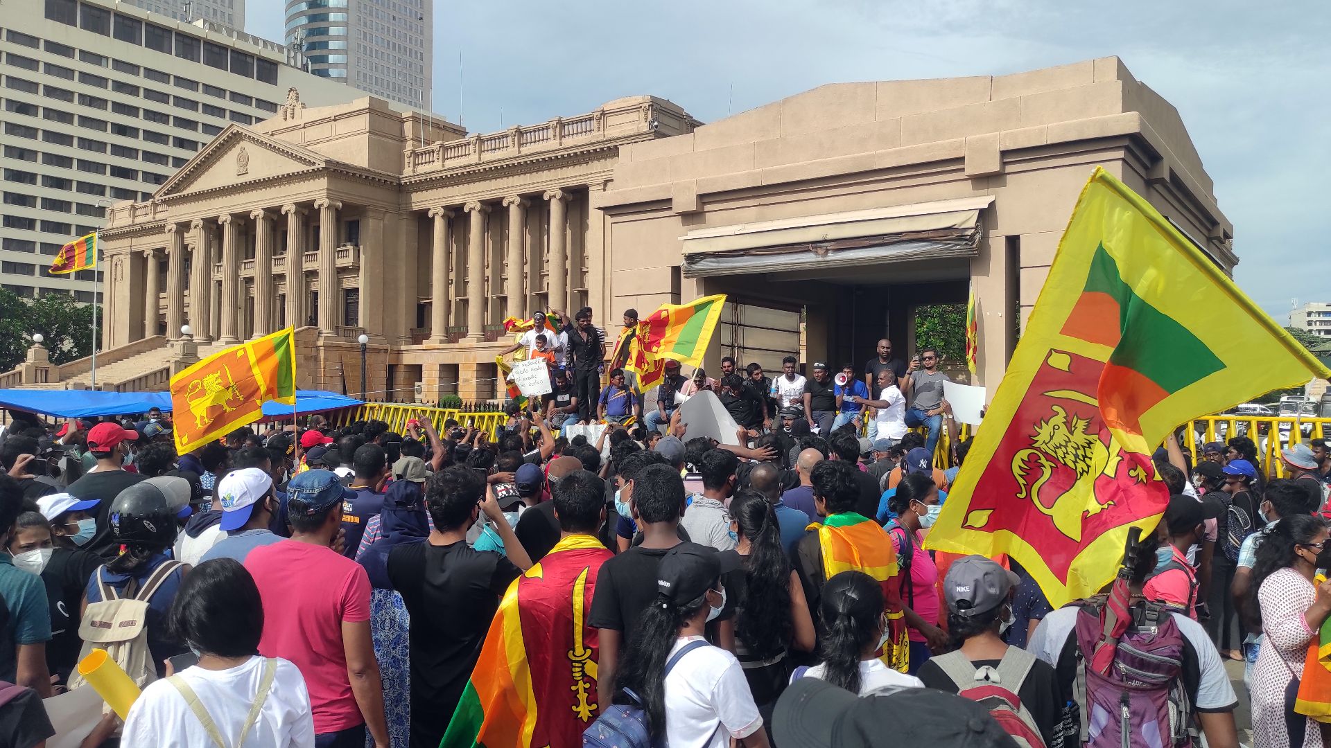 The 20 Biggest Riots The World Has Ever Seen - HistorySnob